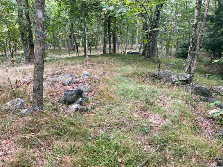 Round Top Hill – Hiking Massachusetts Peaks